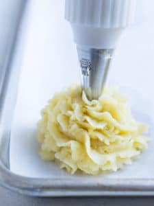 Duchess Potatoes Recipe (Fancy Mashed Potatoes!) - Evolving Table