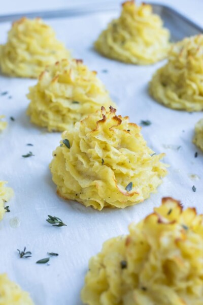 Duchess Potatoes Recipe (Fancy Mashed Potatoes!) - Evolving Table