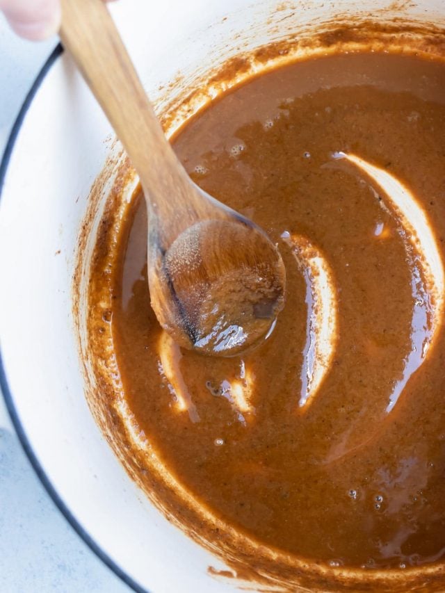 How to Make a Dark Roux for Gumbo - Evolving Table