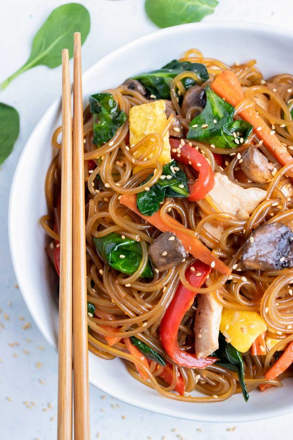 Japchae (Korean Glass Noodles Recipe) - Evolving Table