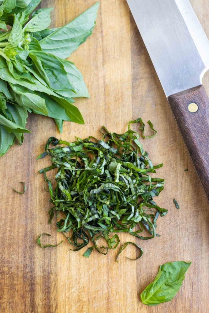 How to Chiffonade (Basil & Herbs) - Evolving Table