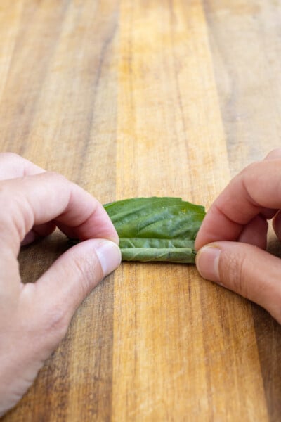 How to Chiffonade (Basil & Herbs) - Evolving Table
