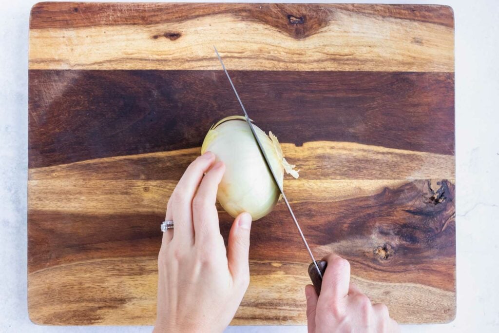 How to Cut an Onion (The Easy Way!) (Best Method) - Evolving Table
