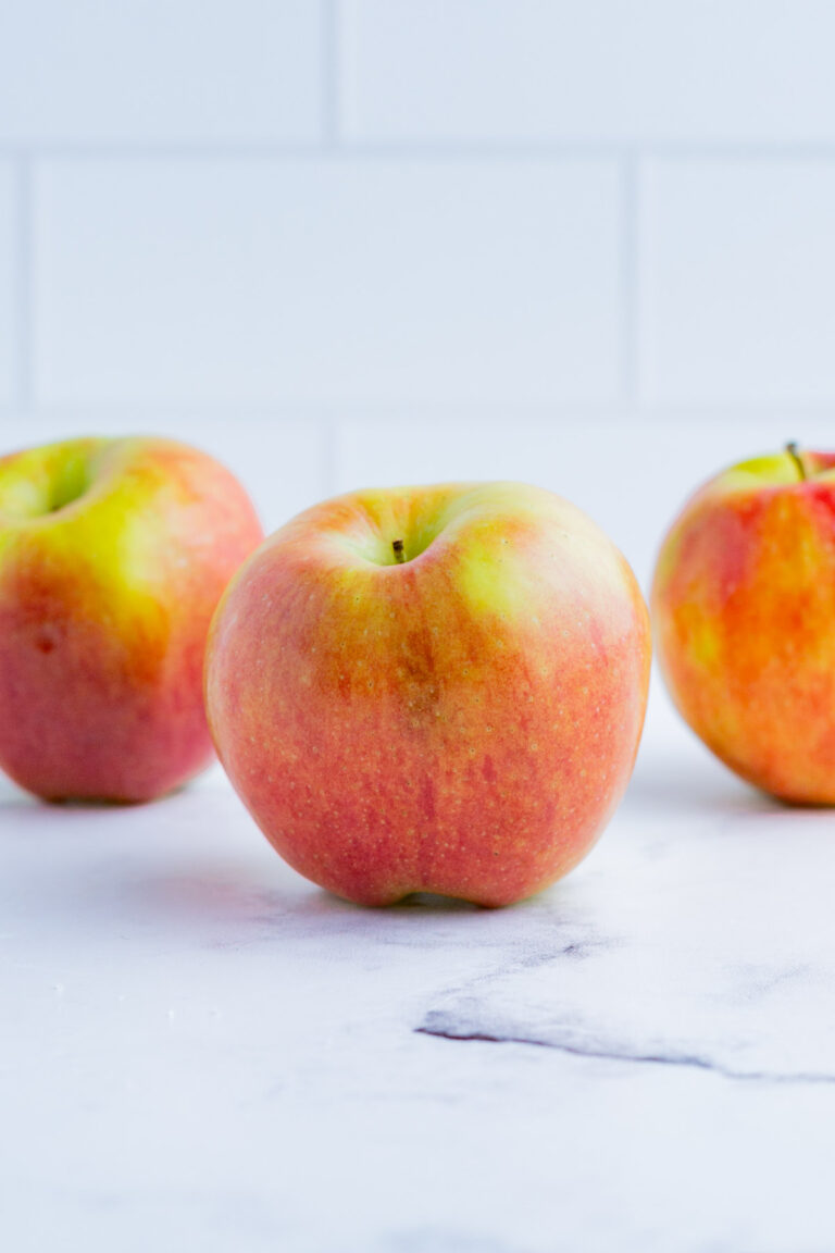 20+ Types of Apples (Common Varieties) - Evolving Table