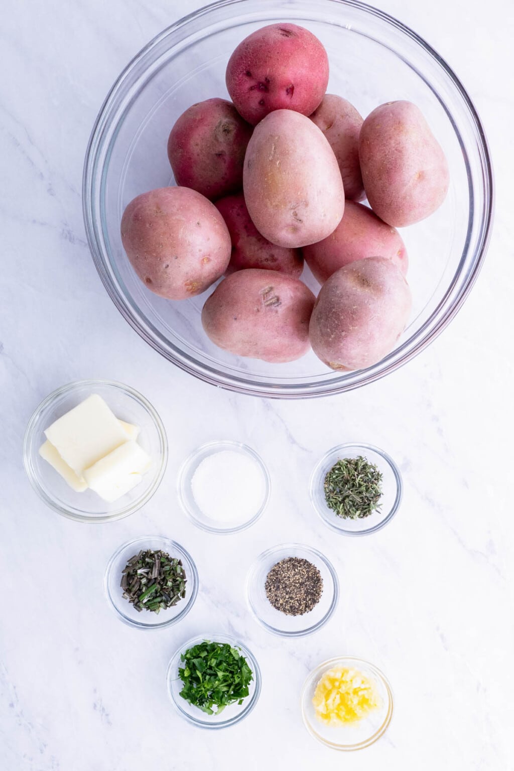 Easy Smashed Red Potatoes Recipe - Evolving Table
