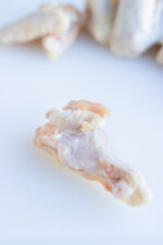 How to Cut Chicken Wings (Wingettes and Drumettes) - Evolving Table