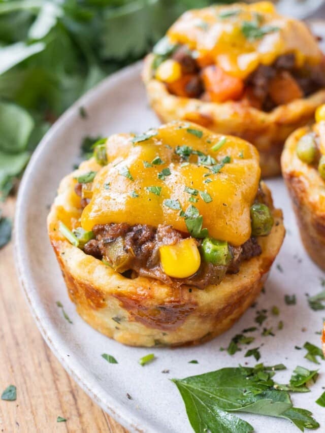 Traditional Shepherd's Pie Recipe (but better!) - Evolving Table