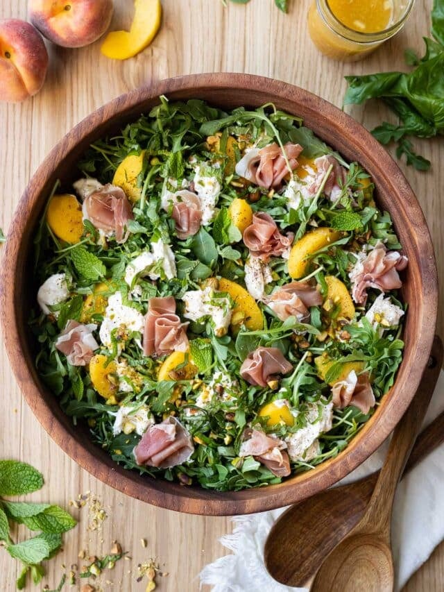 Peach Burrata Salad (15-Minute Summer Recipe) - Evolving Table